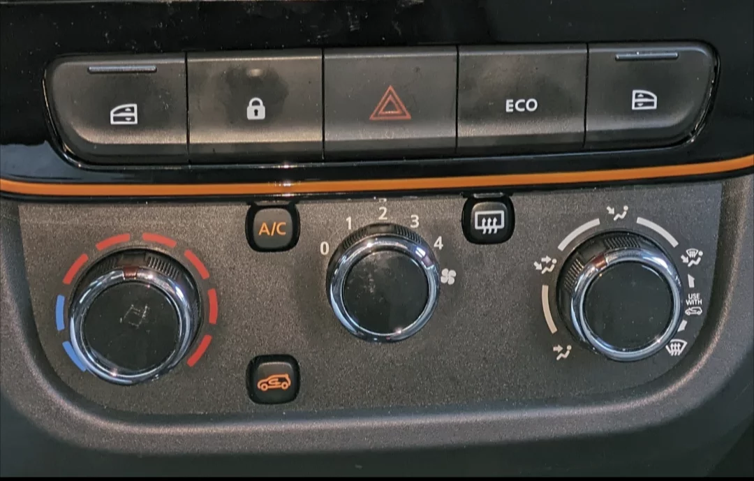 Lüfterstellung gegen beschlagene Scheiben | Seite 2 | Dacia Spring ...