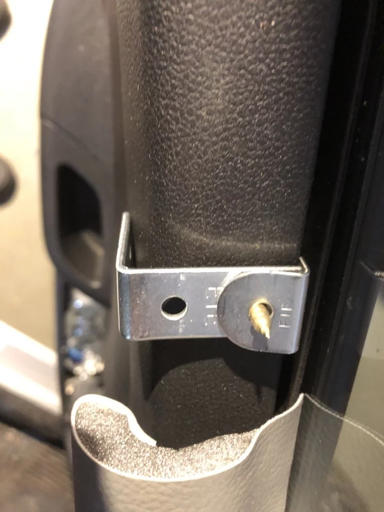 Ellbogenschoner für den Ellenbogen / die Ellbogen | Dacia Spring Electric Forum + Community